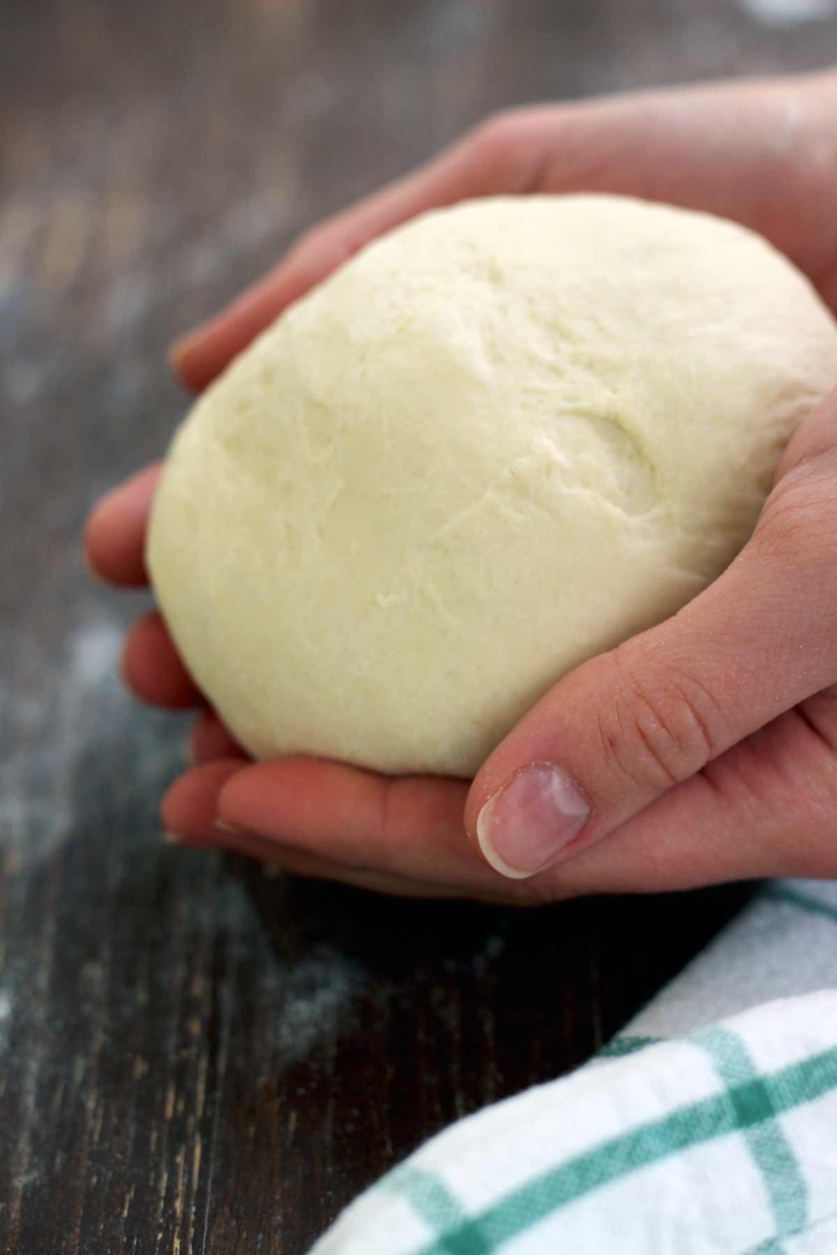How to Make a Homemade Pizza Crust • Happy Kitchen