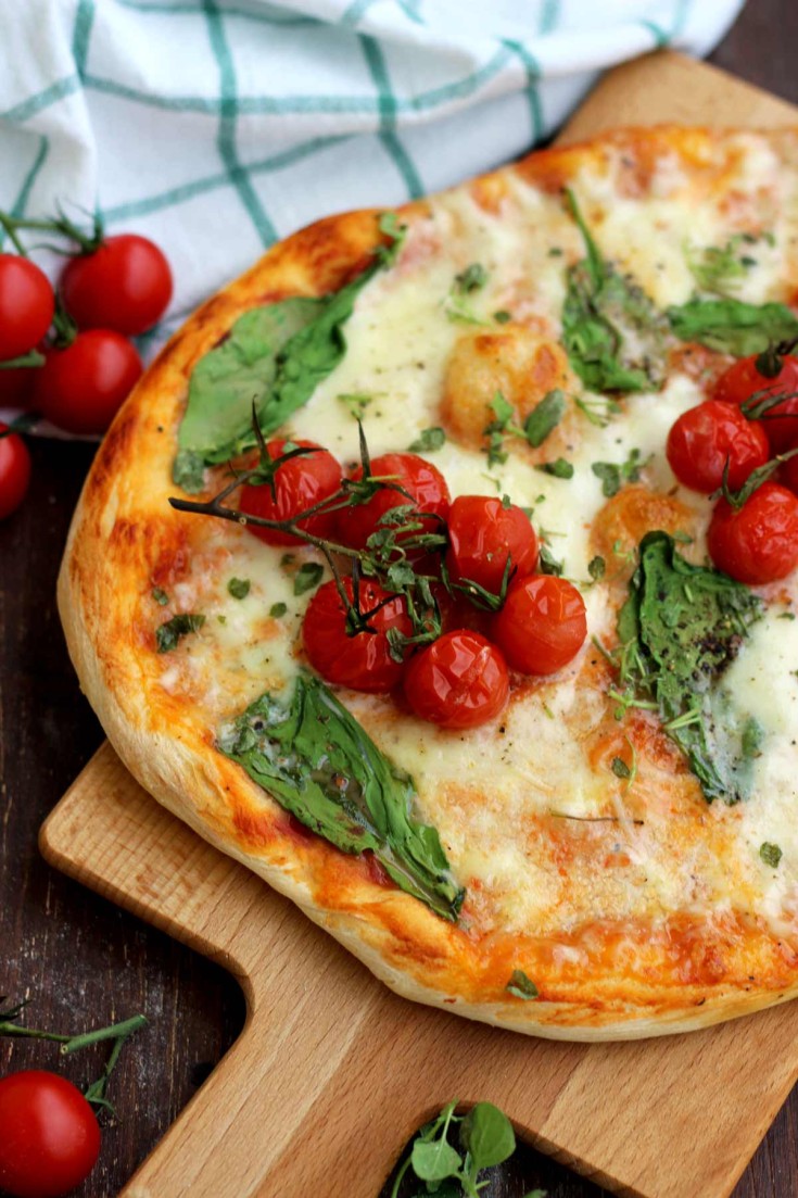 How to Make a Homemade Pizza Crust • Happy Kitchen