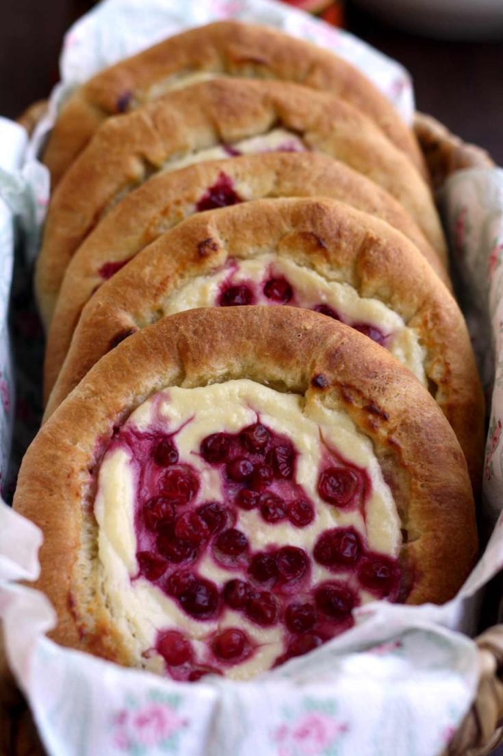 Vatrushka: Sweet Russian Farmer's Cheese Buns with Berries • Happy Kitchen
