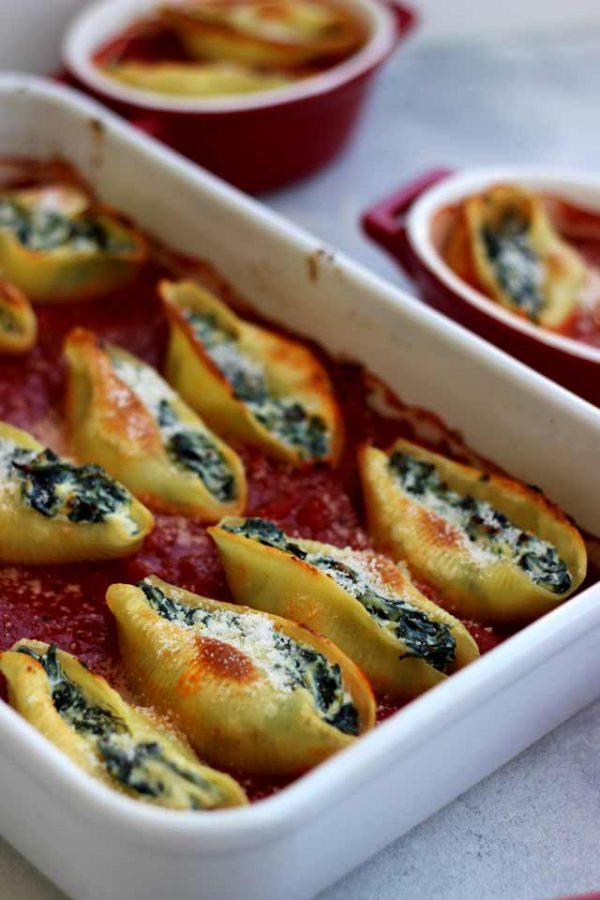 5 Ingredient Spinach and Ricotta Stuffed Shells • Happy Kitchen