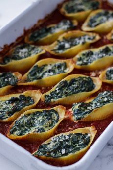 5 Ingredient Spinach and Ricotta Stuffed Shells • Happy Kitchen
